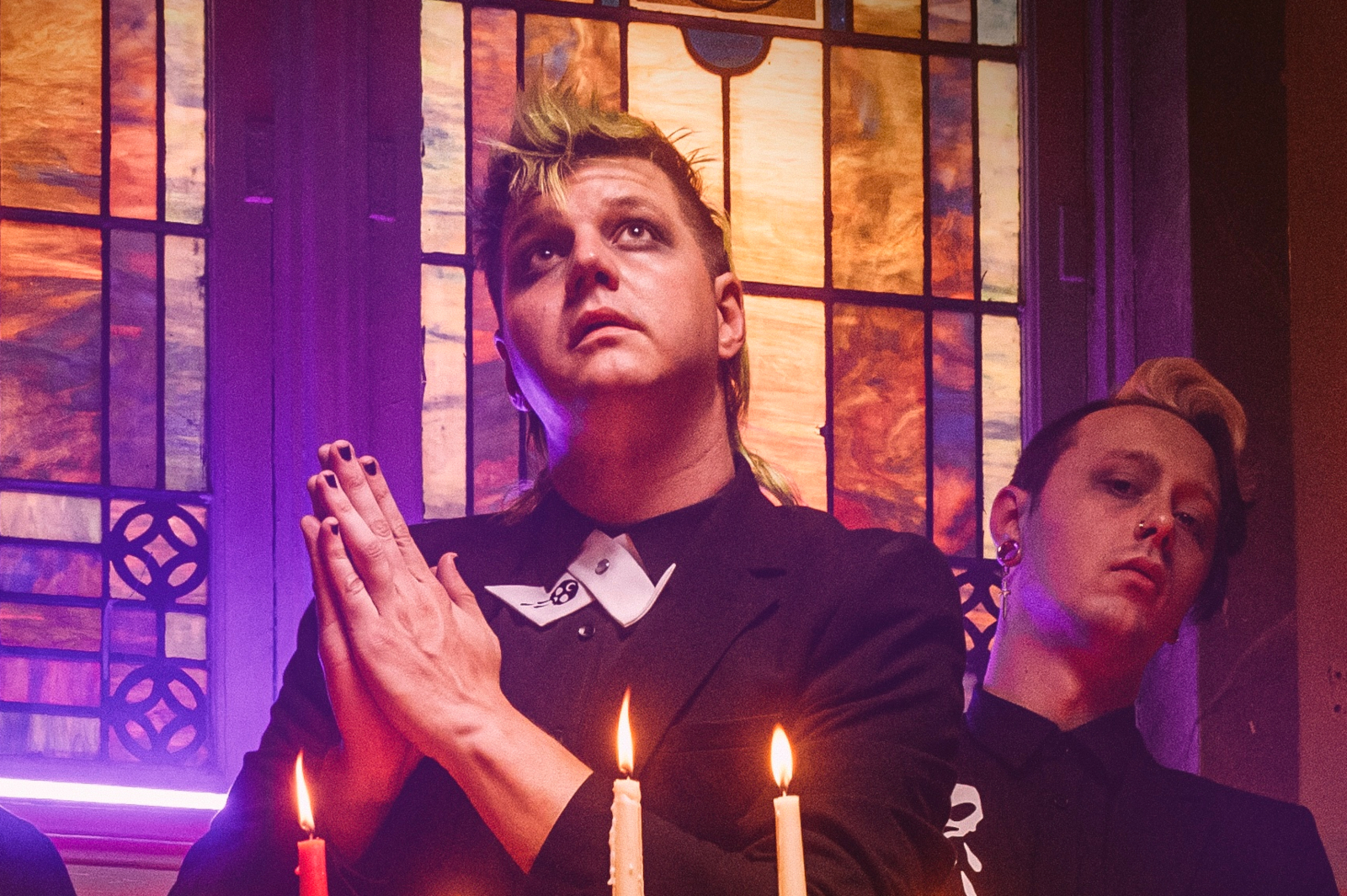 The Funeral Portrait Interview: Singer Lee Jennings Talks 'Suffocate ...